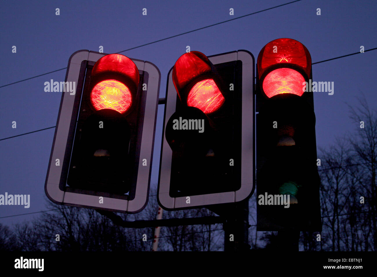 Feux de signalisation rouges Banque de photographies et d’images à ...