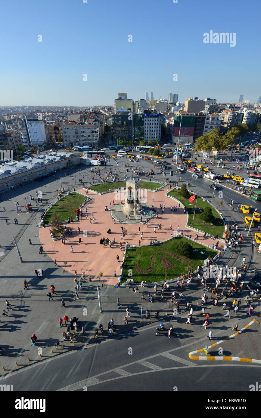 La Place Taksim Taksim Meydani, ou monument de l'indépendance de ...