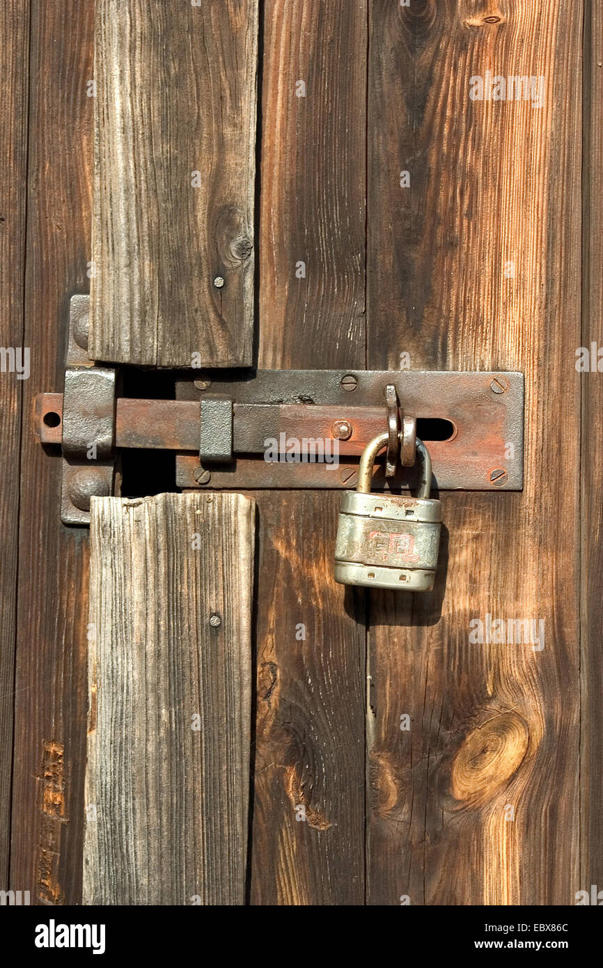 Porte cadenas en bois Banque de photographies et d’images à haute ...