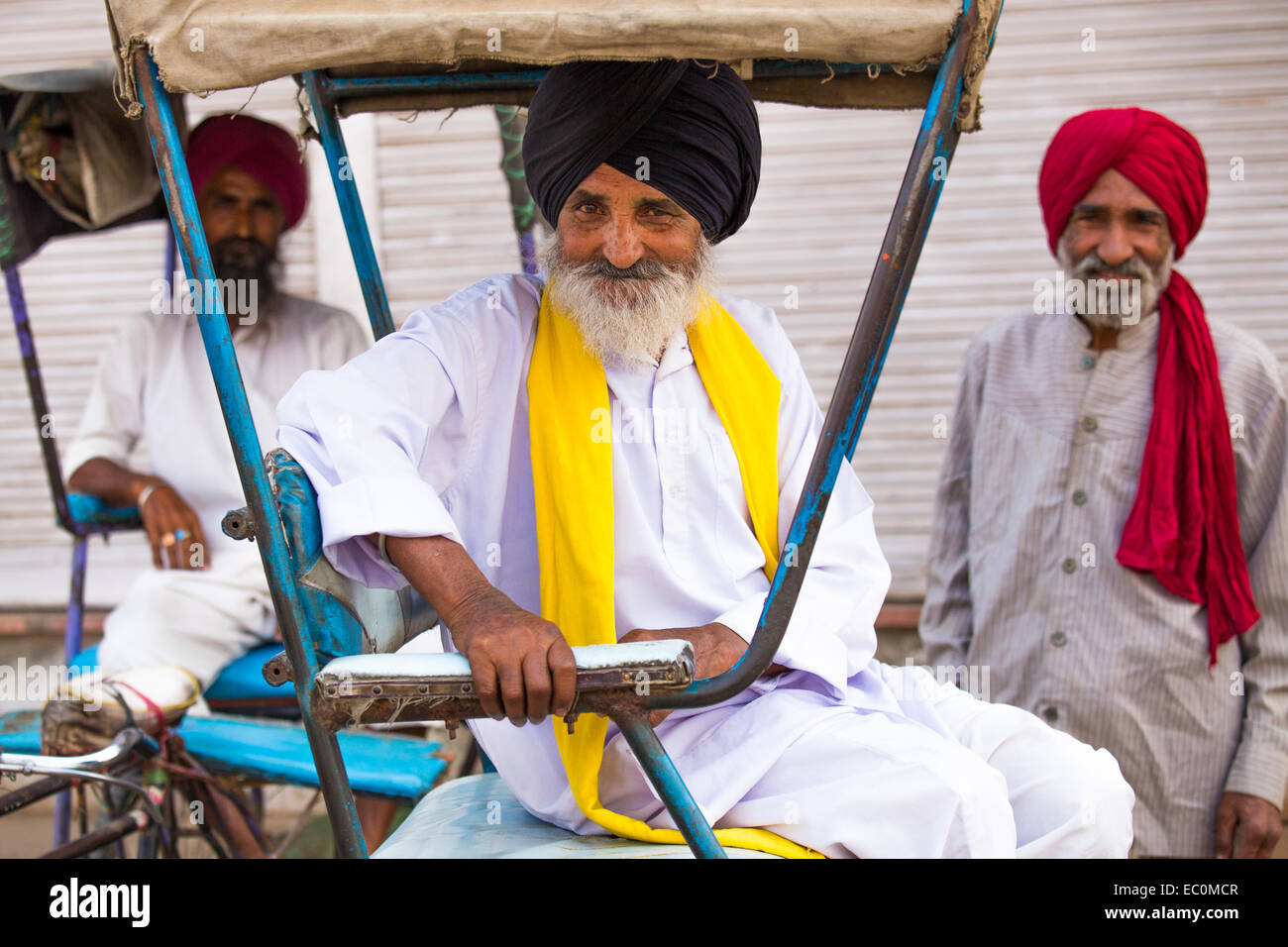 Conducteur de pousse pousse inde Banque de photographies et d’images à ...
