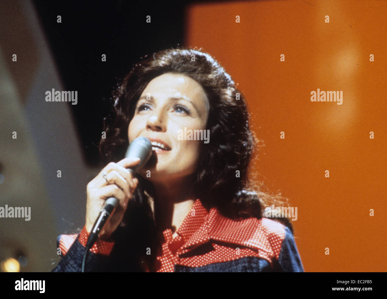 La chanteuse de country Loretta Lynn-nous à propos de 1980. Photo ...