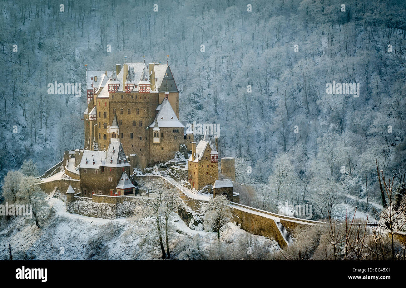 Eltz burg Banque de photographies et d’images à haute résolution - Alamy