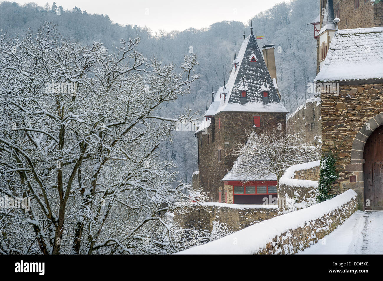 Burg eltz an Banque de photographies et d’images à haute résolution - Alamy