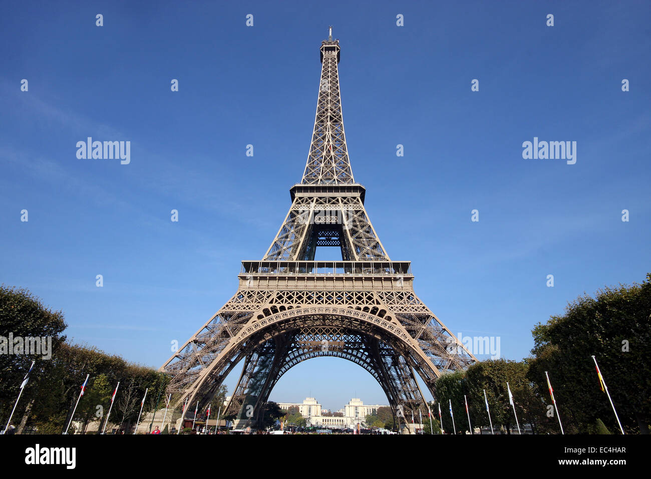 Paris eiffel tower tour eiffel steel rivets Banque de photographies et ...
