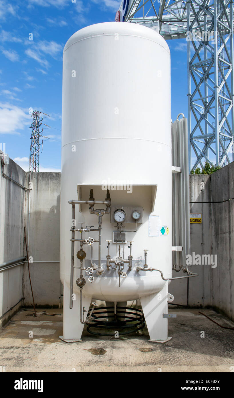 Réservoir d'azote liquide Photo Stock - Alamy