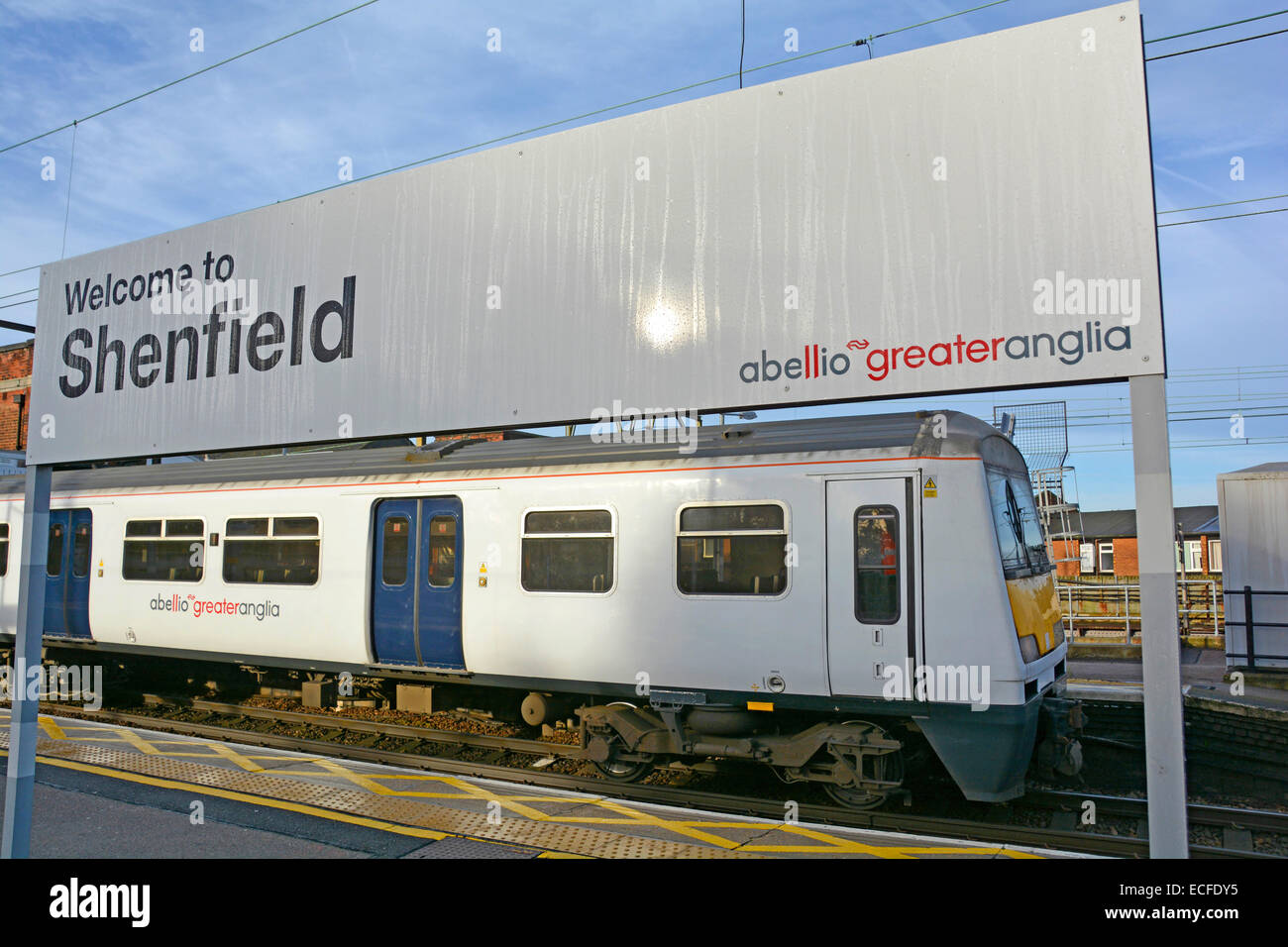 Est plus grand que le signe Banque de photographies et d’images à haute ...