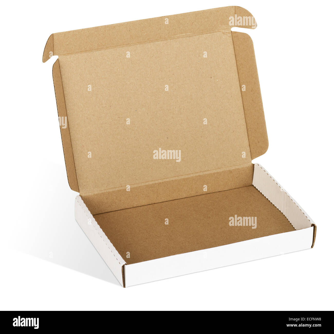 Petite boîte en carton ouvert isolé sur fond blanc. clipping path Photo ...