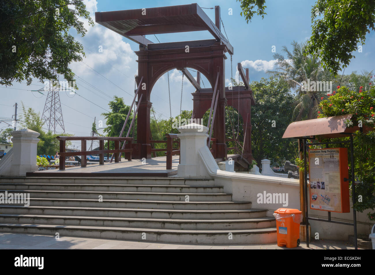 Jembatan Kota Intan est le seul Néerlandais du 17ème siècle pont-levis ...