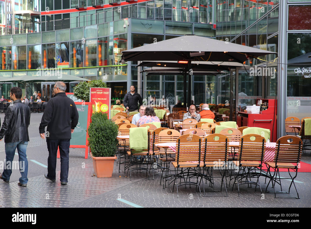 Sony center Banque de photographies et d’images à haute résolution - Alamy
