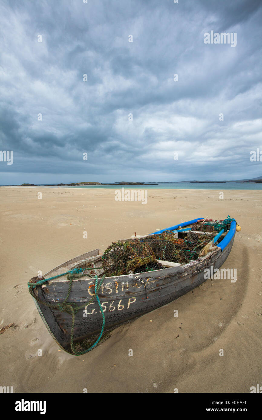 Irish currach boat Banque de photographies et d’images à haute ...