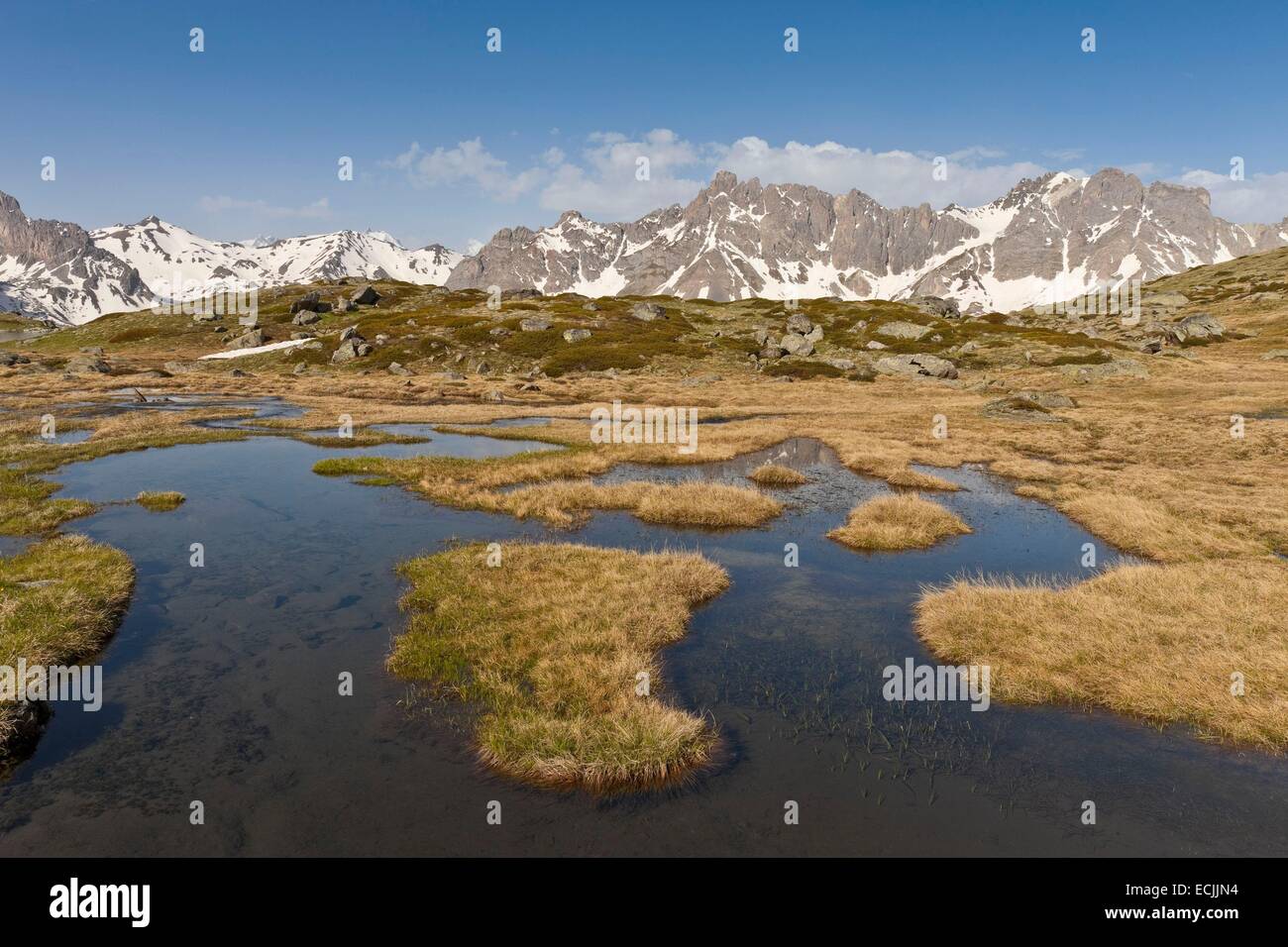 France, Savoie, vallée de la Claree Nevache, le lac Laramon Photo Stock ...