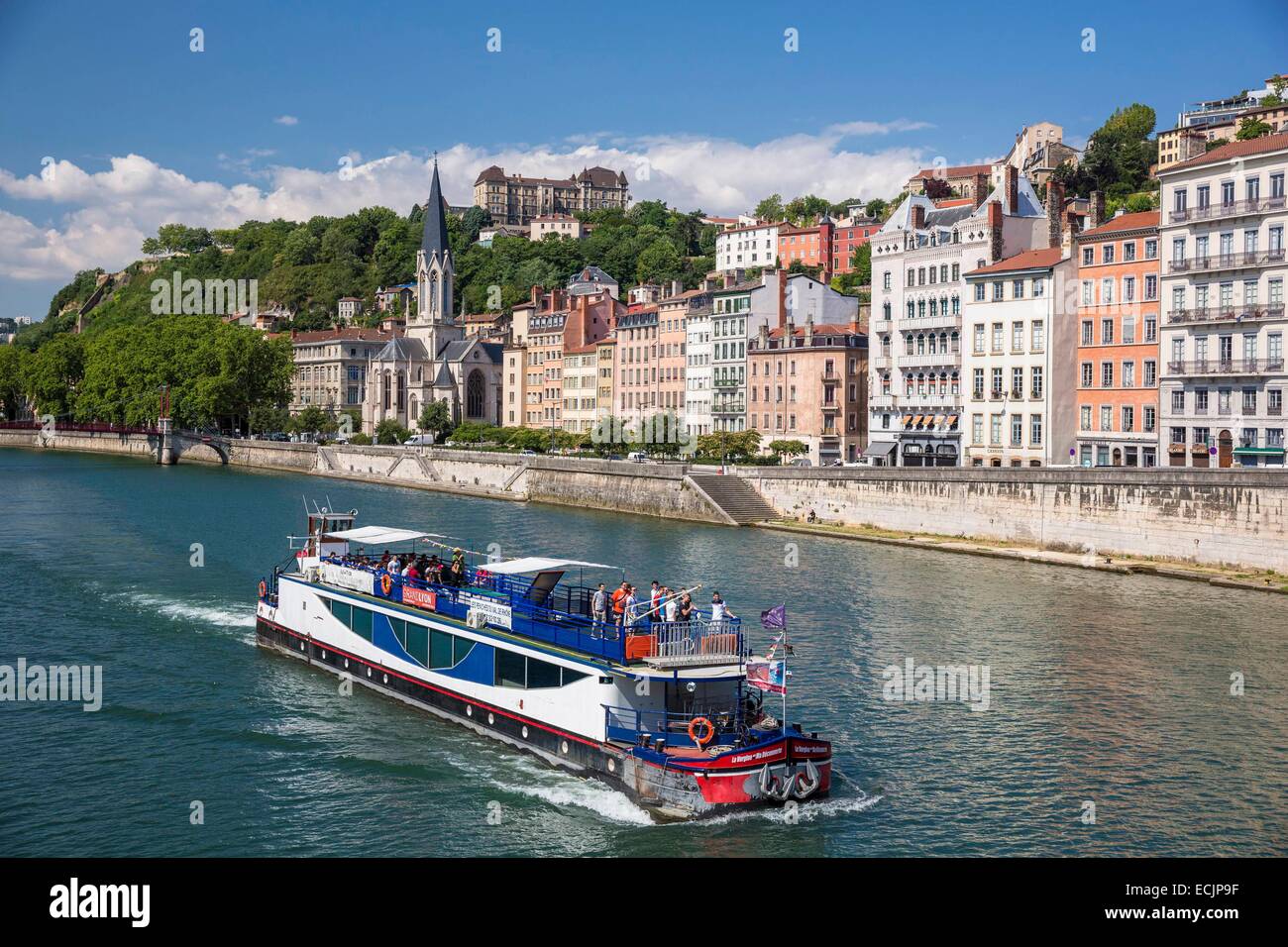 France, Rhône, Lyon, Vieux Lyon, bateau de croisière sur la Saône et l ...