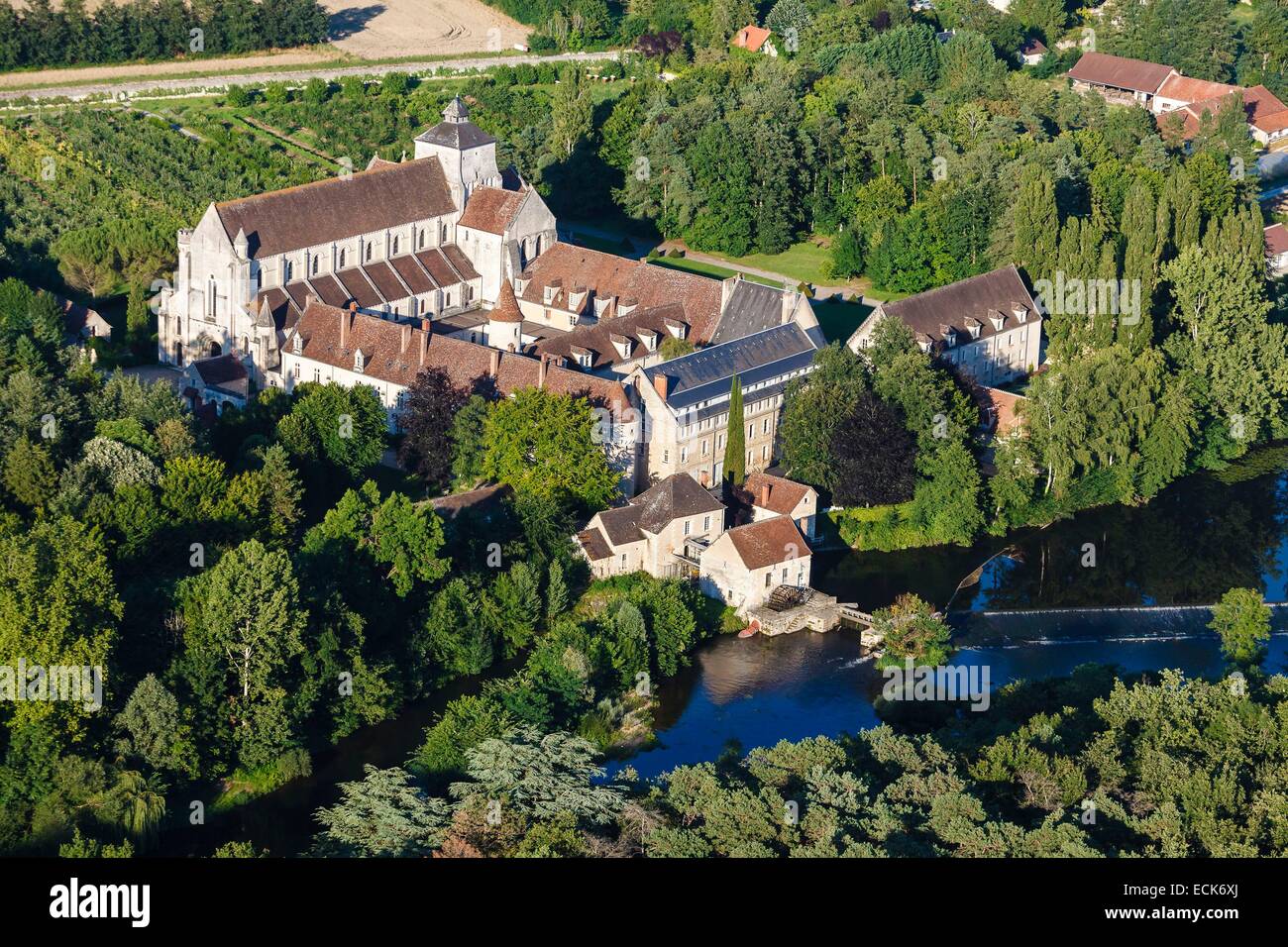 Abbaye de fontgombault Banque de photographies et d’images à haute ...