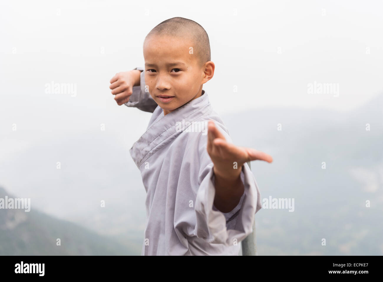 Shaolin monk child Banque de photographies et d’images à haute ...