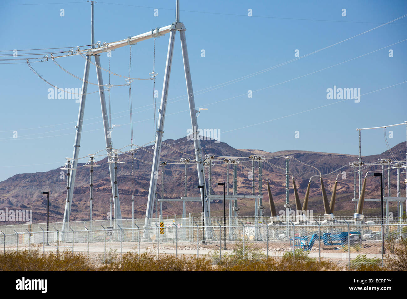 Pylônes transportant de l'électricité solaire Solar 3 Copper Mountain ...