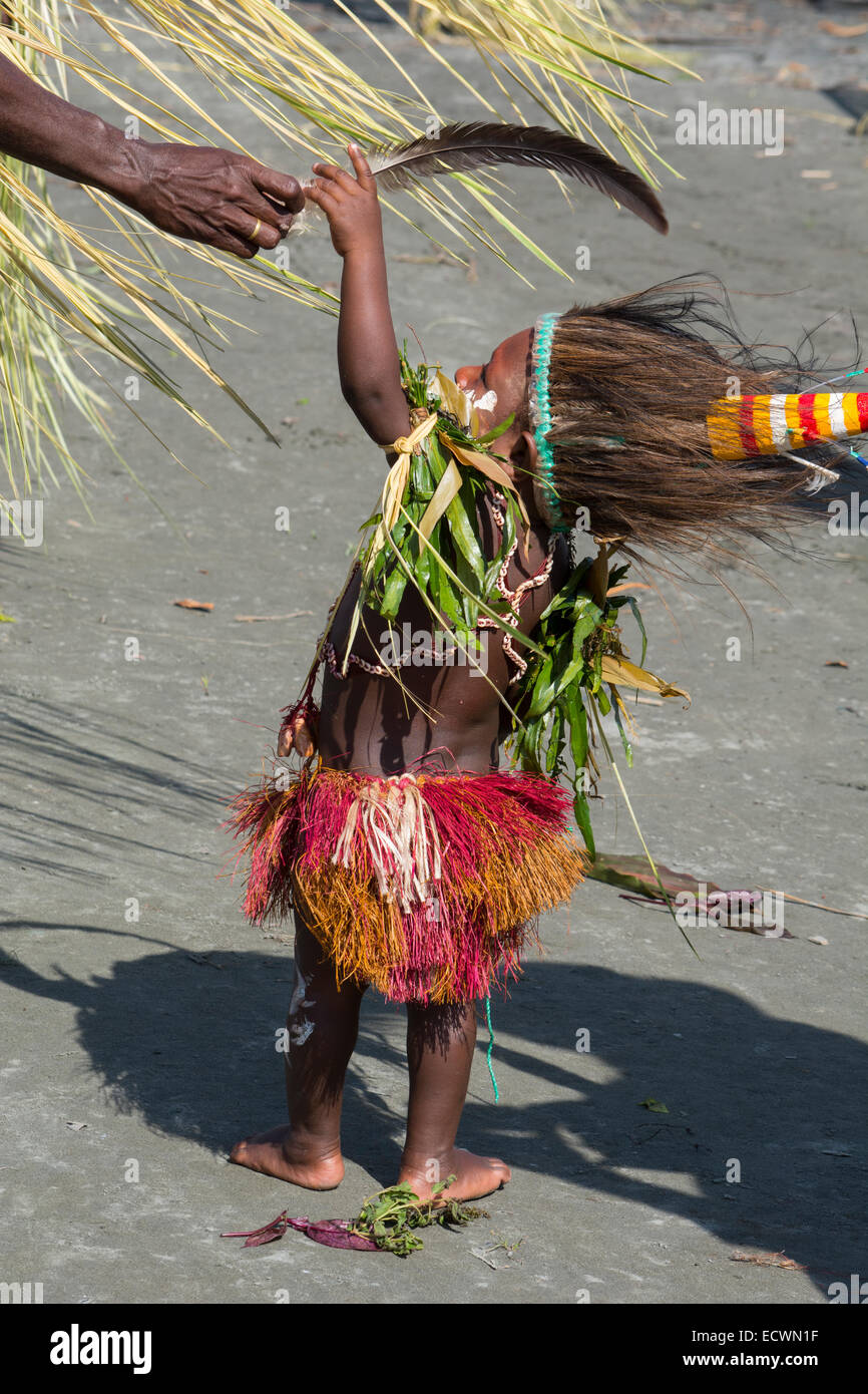 En Mélanésie, la Papouasie-Nouvelle-Guinée, région de la rivière Sepik ...