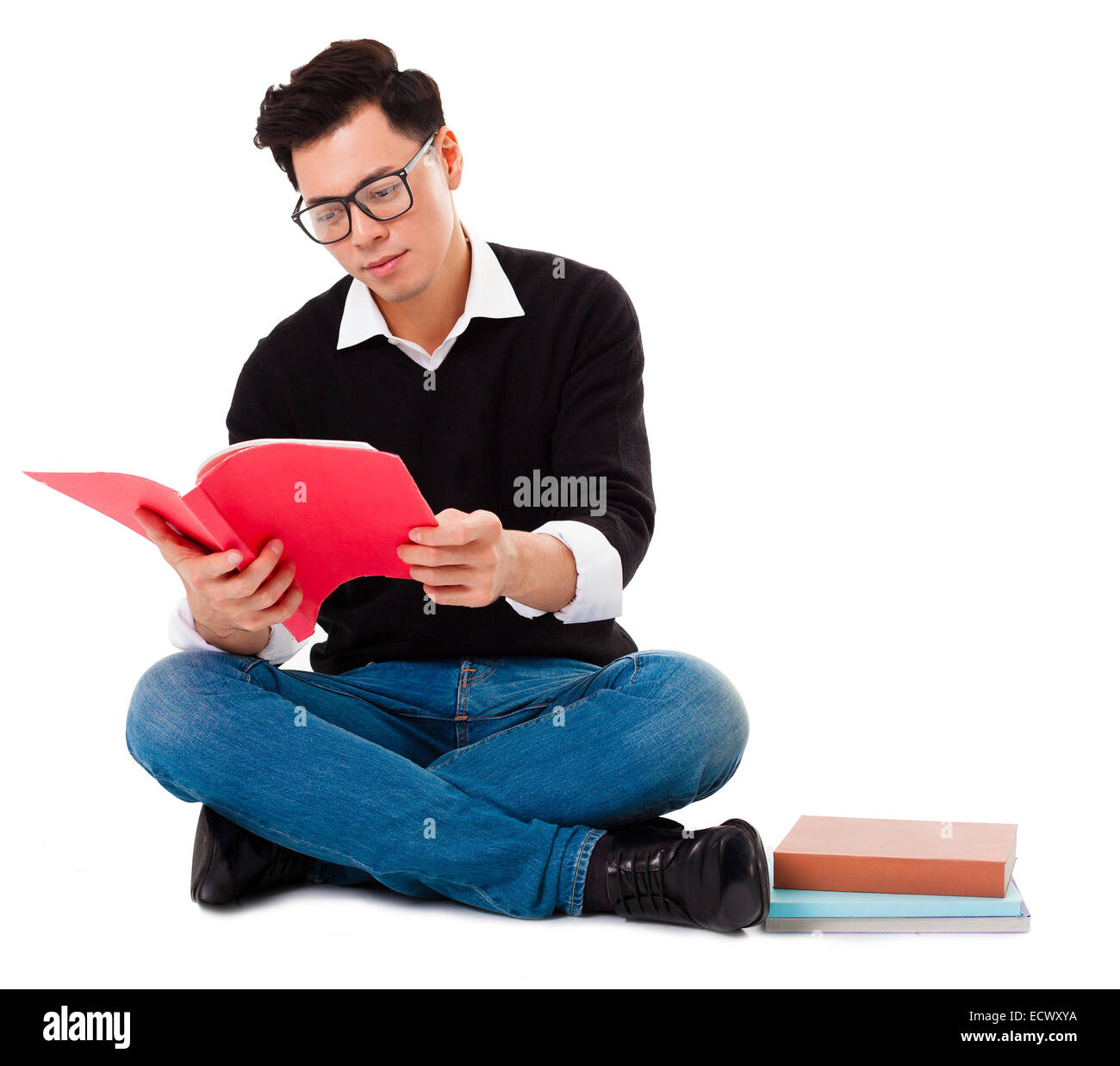 Lecture homme assis Banque d'images détourées - Alamy