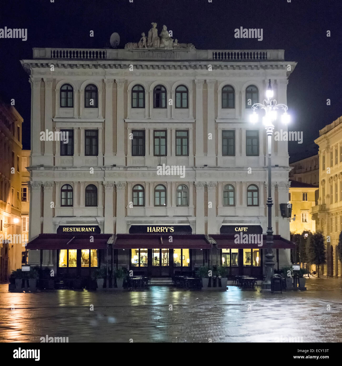 Trieste bar Banque de photographies et d’images à haute résolution - Alamy