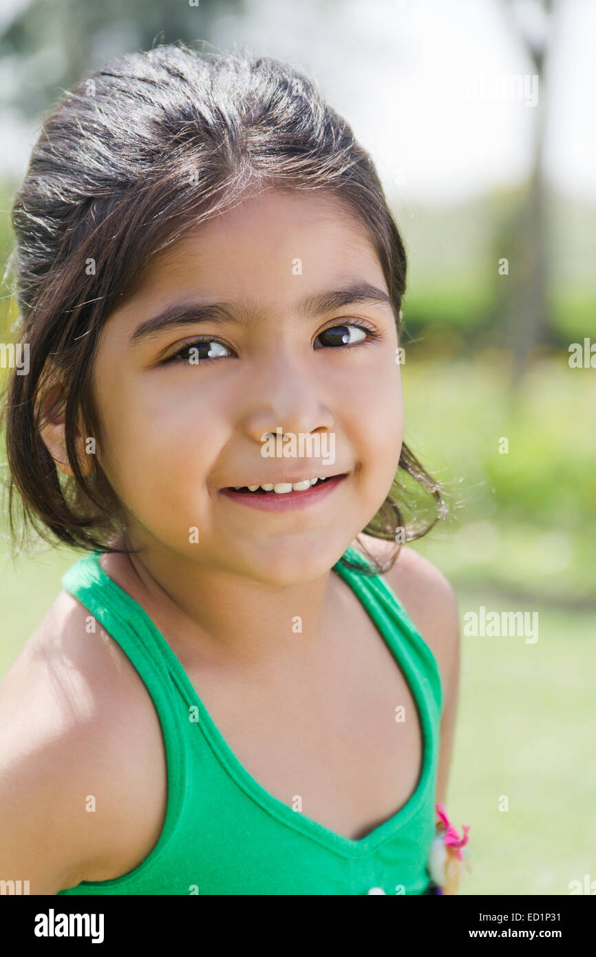 Gros Plan De 1 Une Jeune Fille Enfant Femelle Banque De Photographies