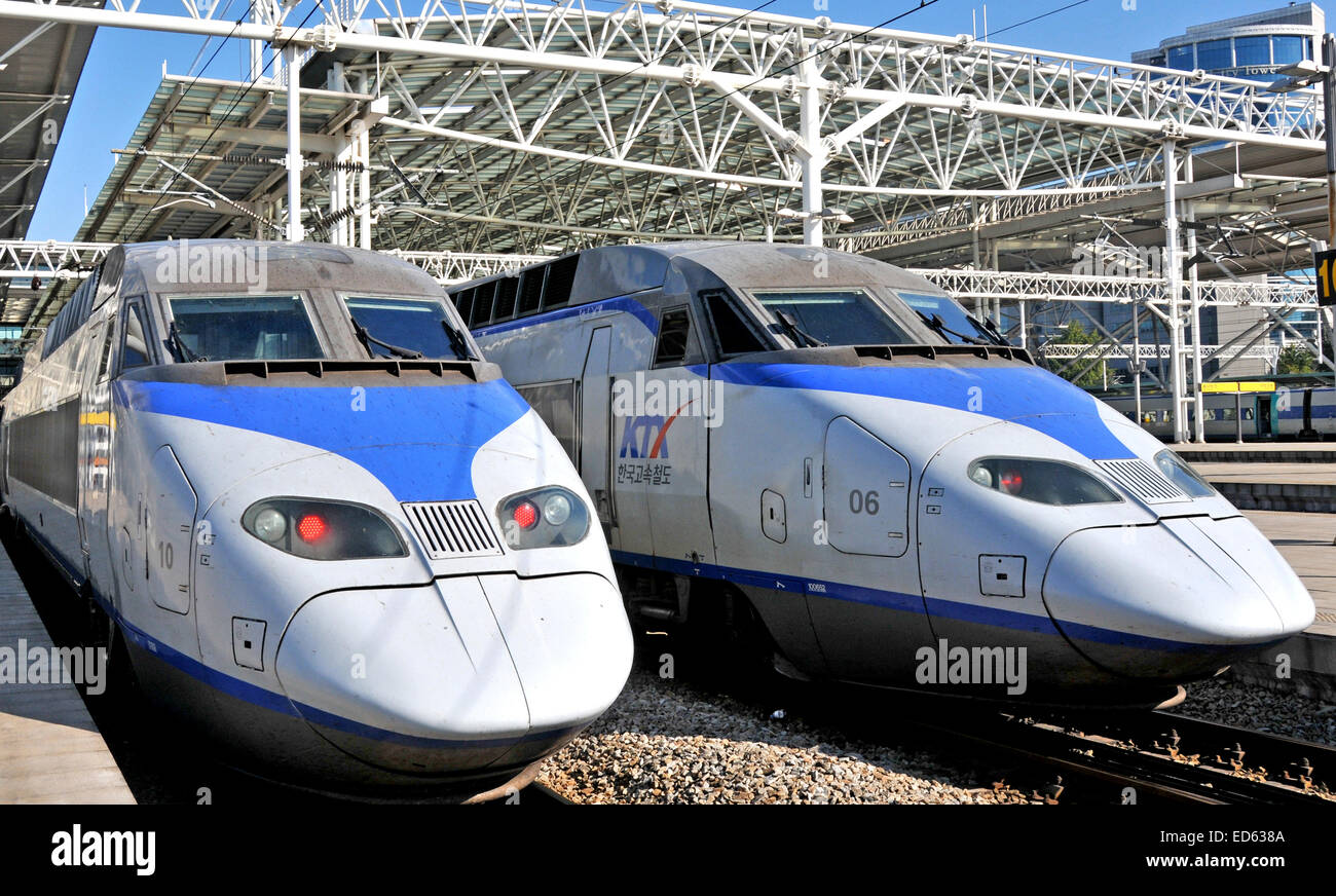 Train KTX en Corée du Sud de la gare de Séoul Photo Stock - Alamy