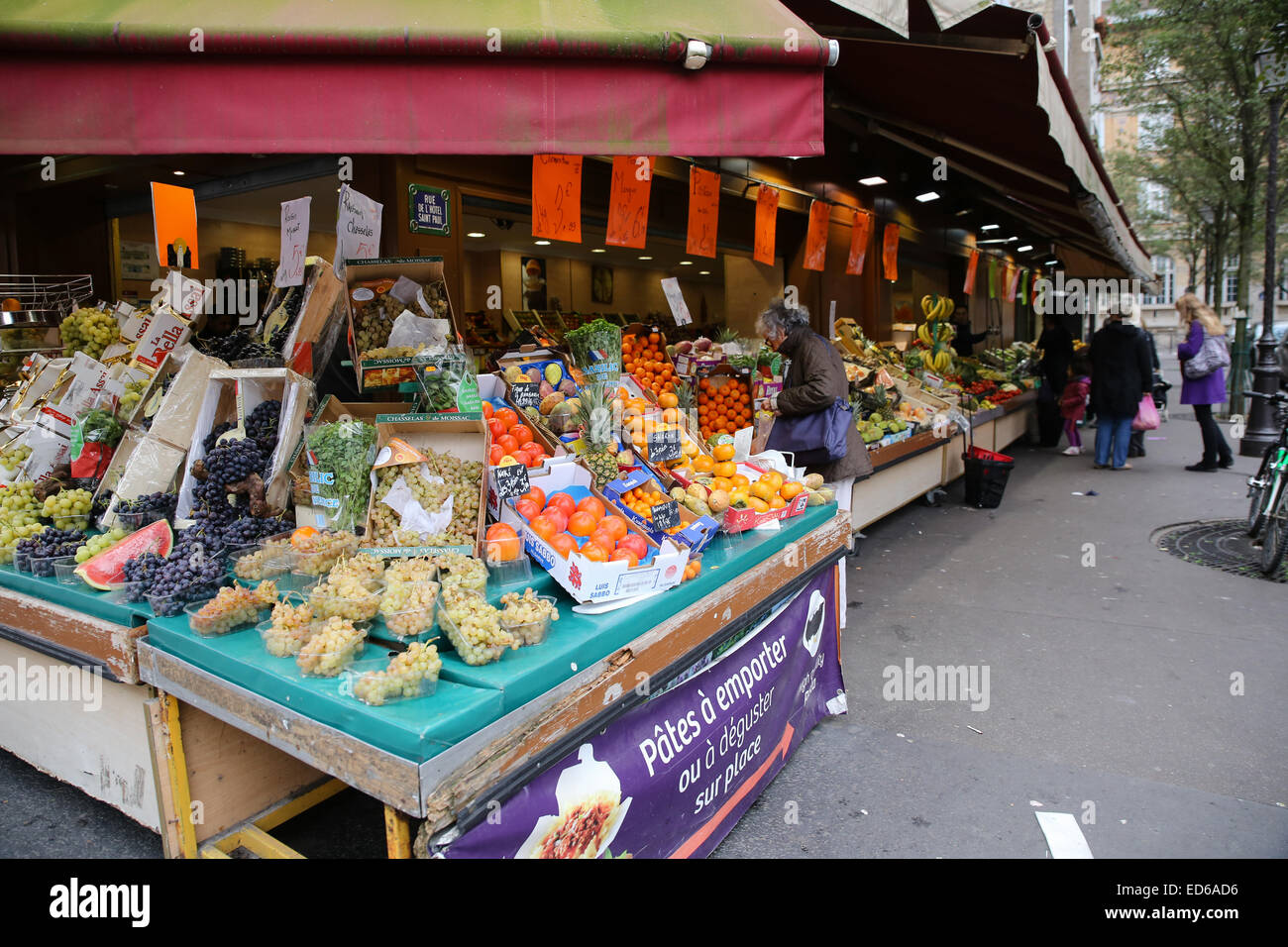 Marche de fruits Banque de photographies et d’images à haute résolution ...