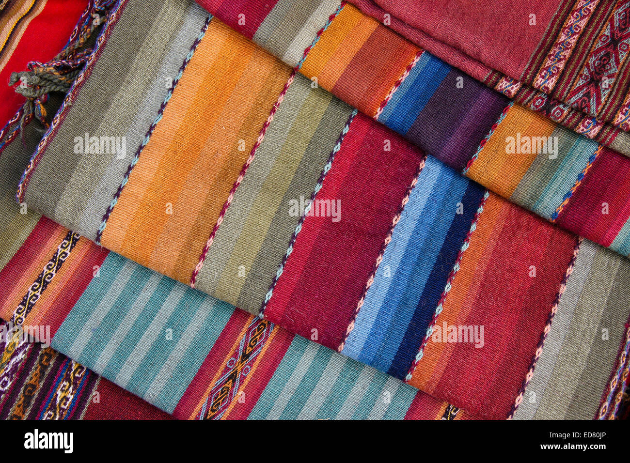 Peruvian textiles Banque de photographies et d’images à haute ...