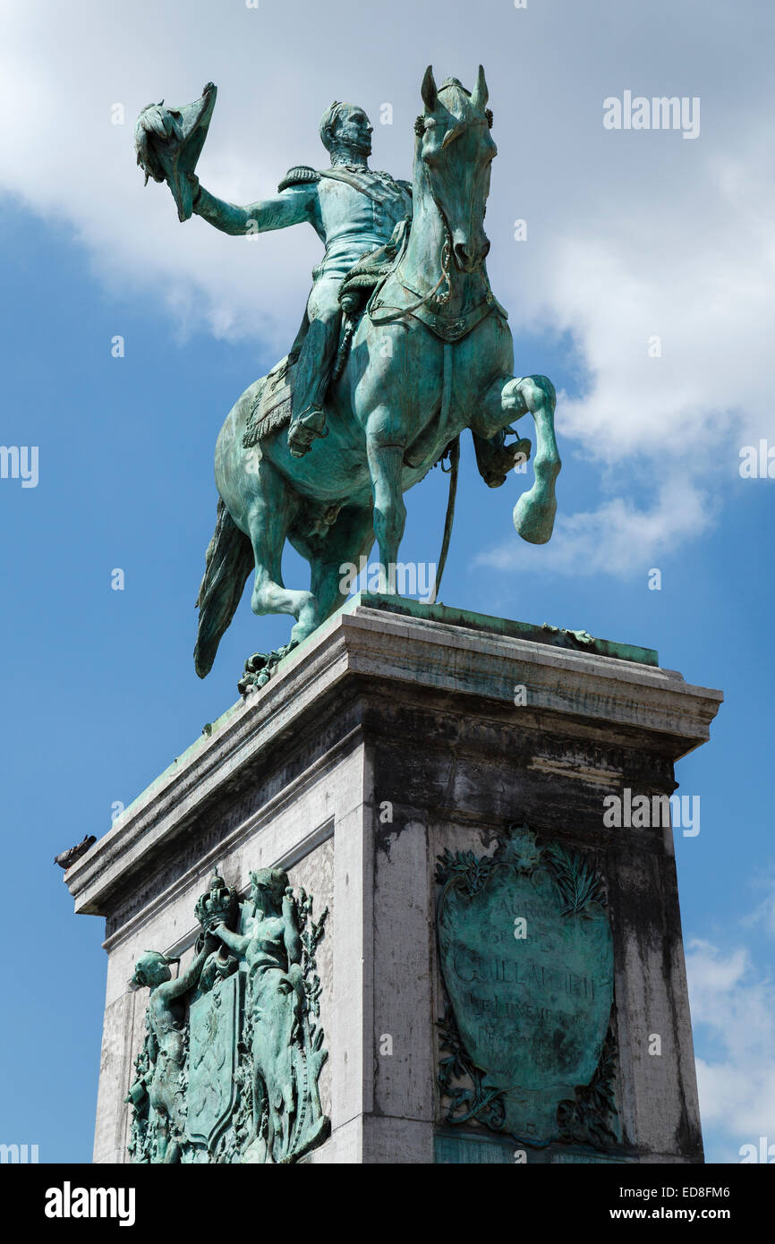 Statue de la ville de luxembourg Banque de photographies et d’images à ...