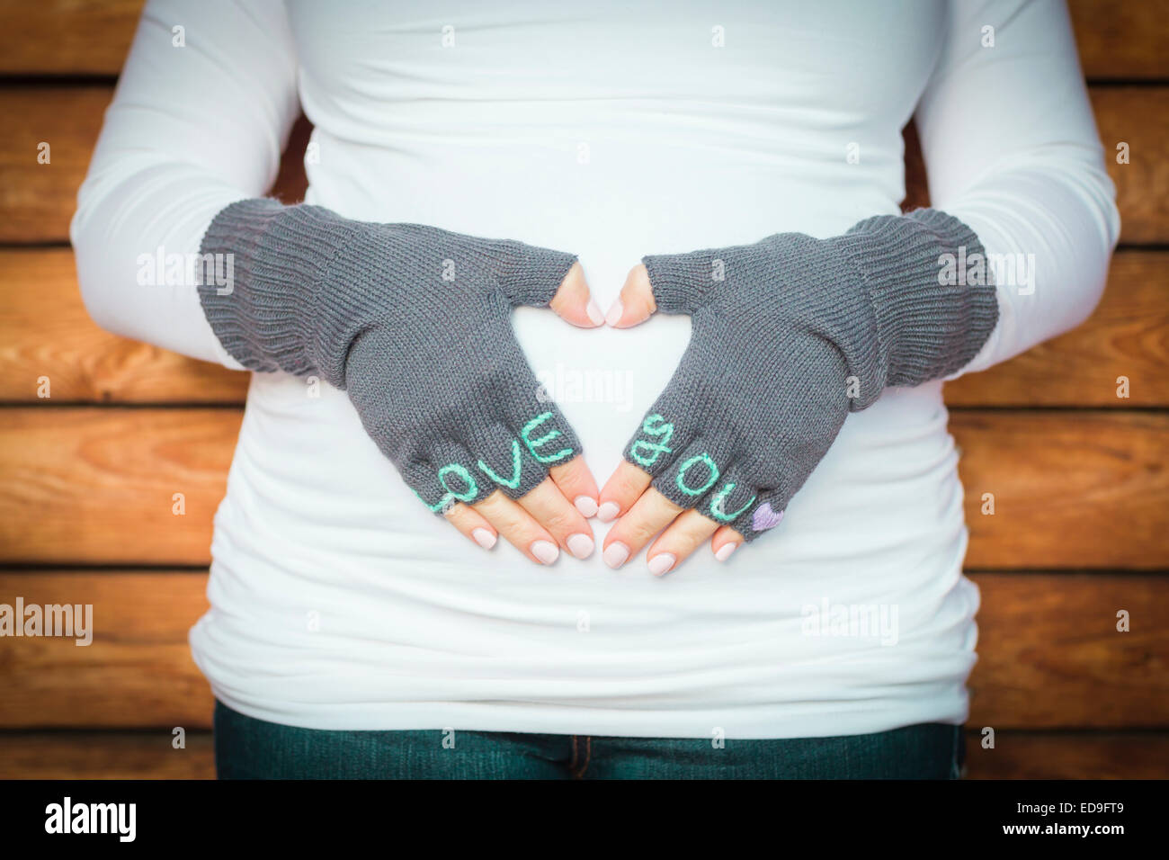 Une Femme Enceinte Tient Son Ventre Banque Dimage Et Photos Alamy