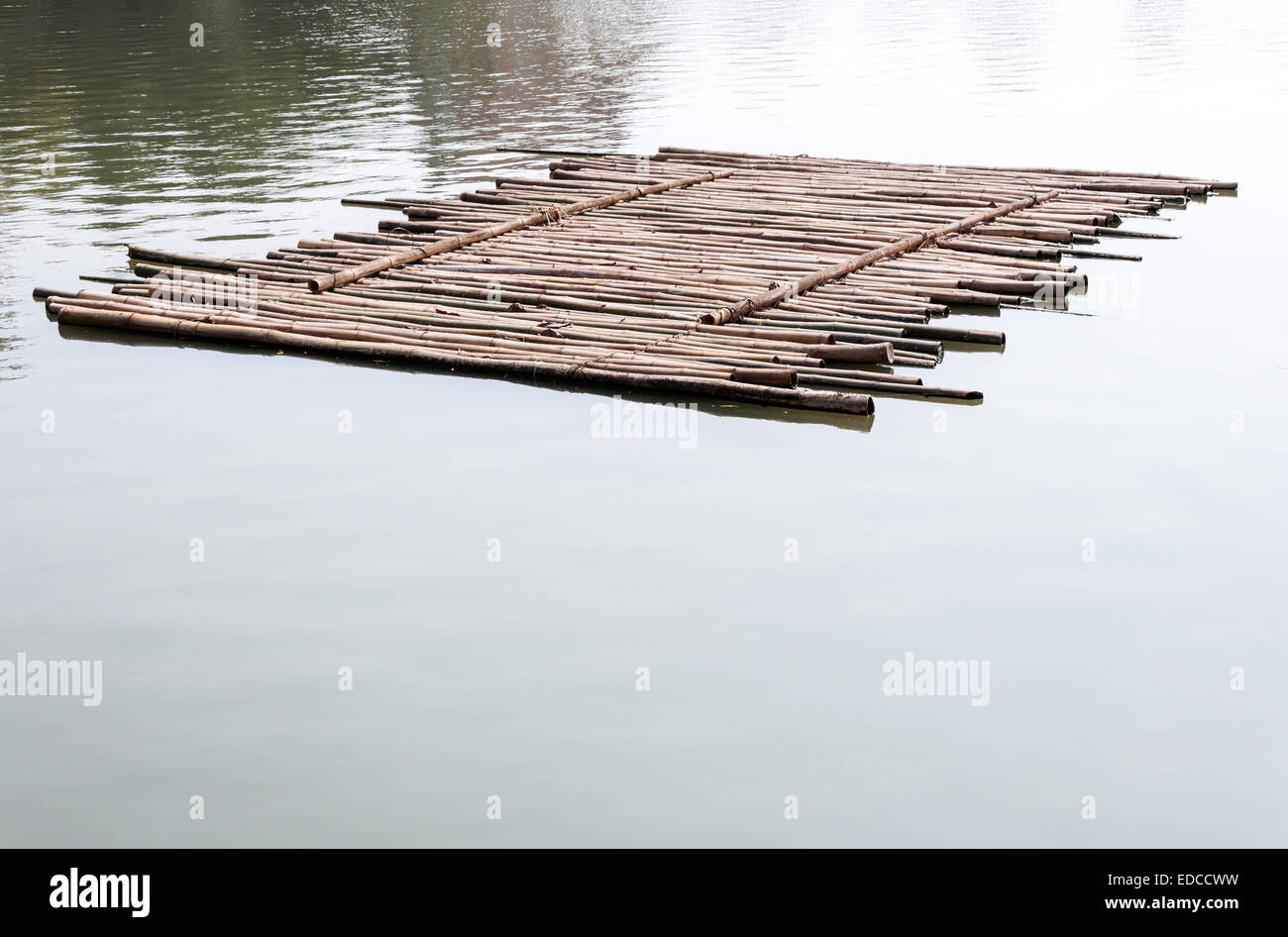Wood raft Banque de photographies et d’images à haute résolution - Alamy