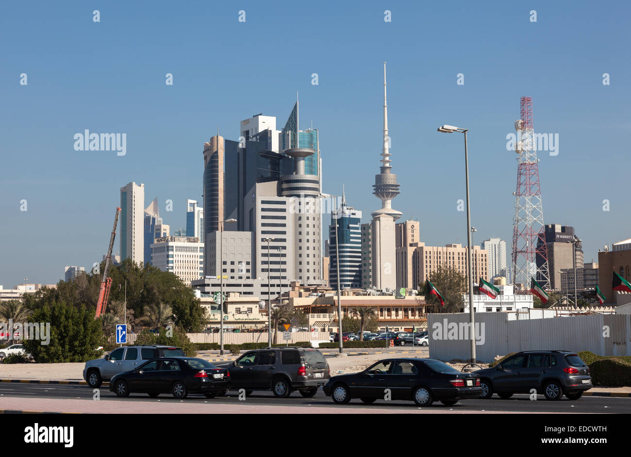 Kuwait kuwait city skyscrapers street Banque de photographies et d ...
