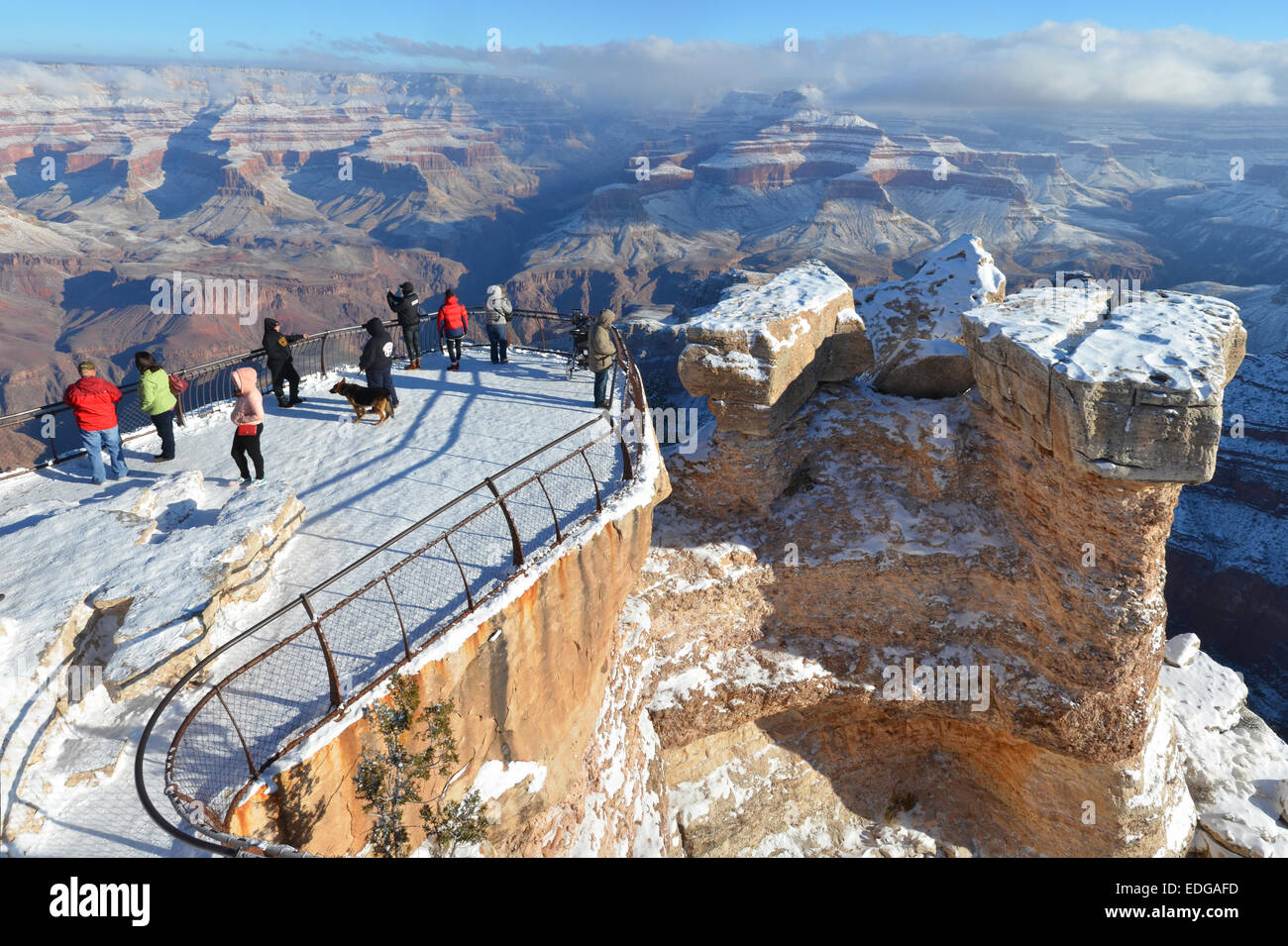 Voir de la neige recouvrant la South Rim du Grand Canyon de Yavapai ...