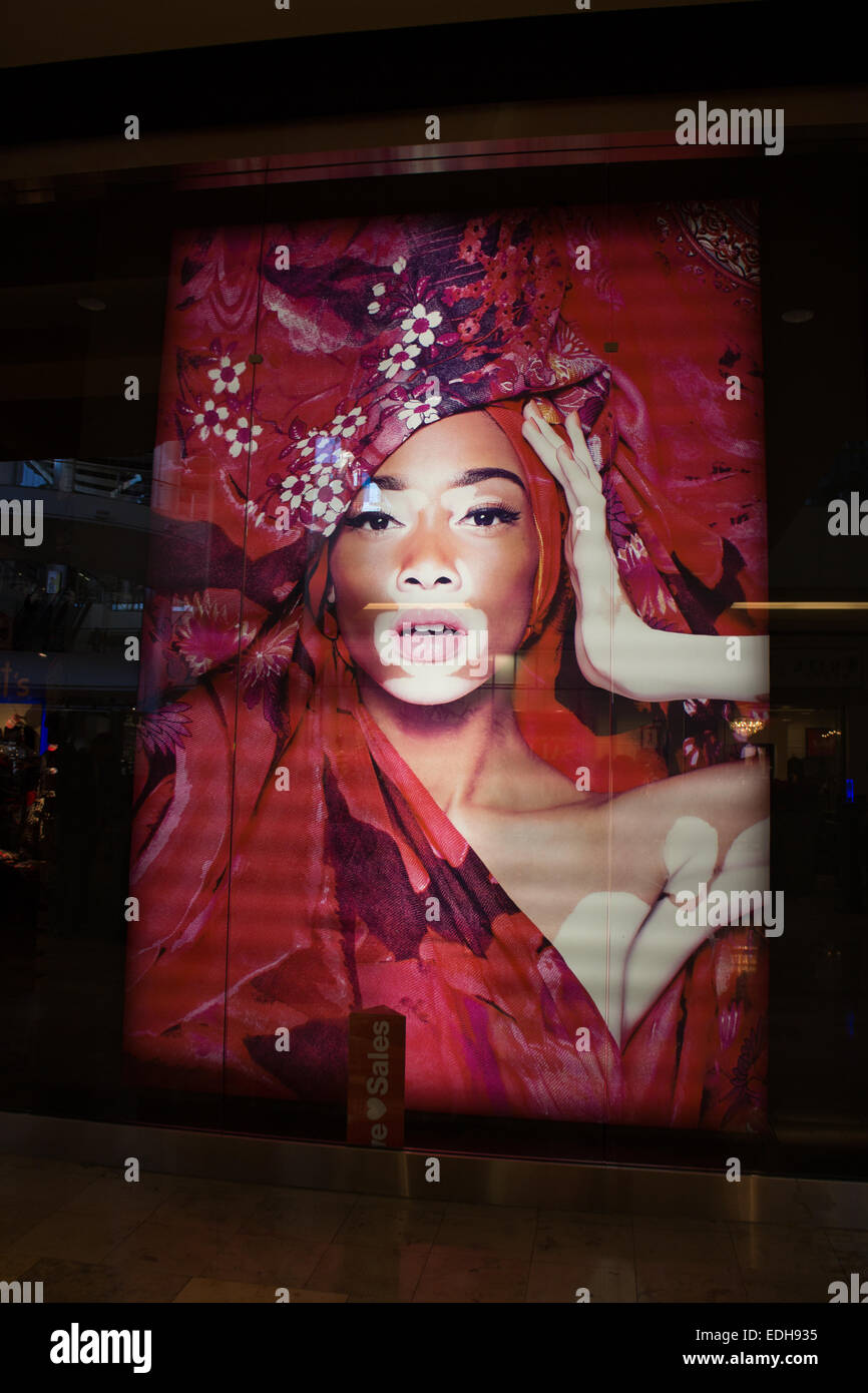 Winnie harlow aka chantelle brown young Banque de photographies et d ...