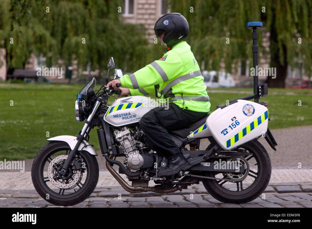 Czech police uniform prague Banque de photographies et d’images à haute ...