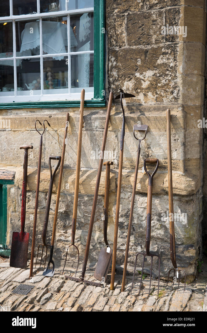 Vieux outils agricoles Banque d'image et photos - Alamy