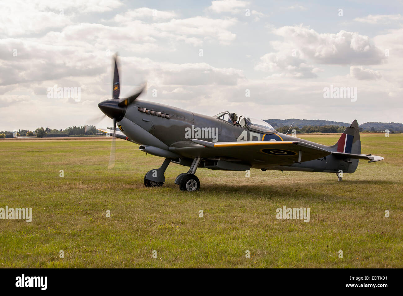 Clipped wing spitfire Banque de photographies et d’images à haute ...