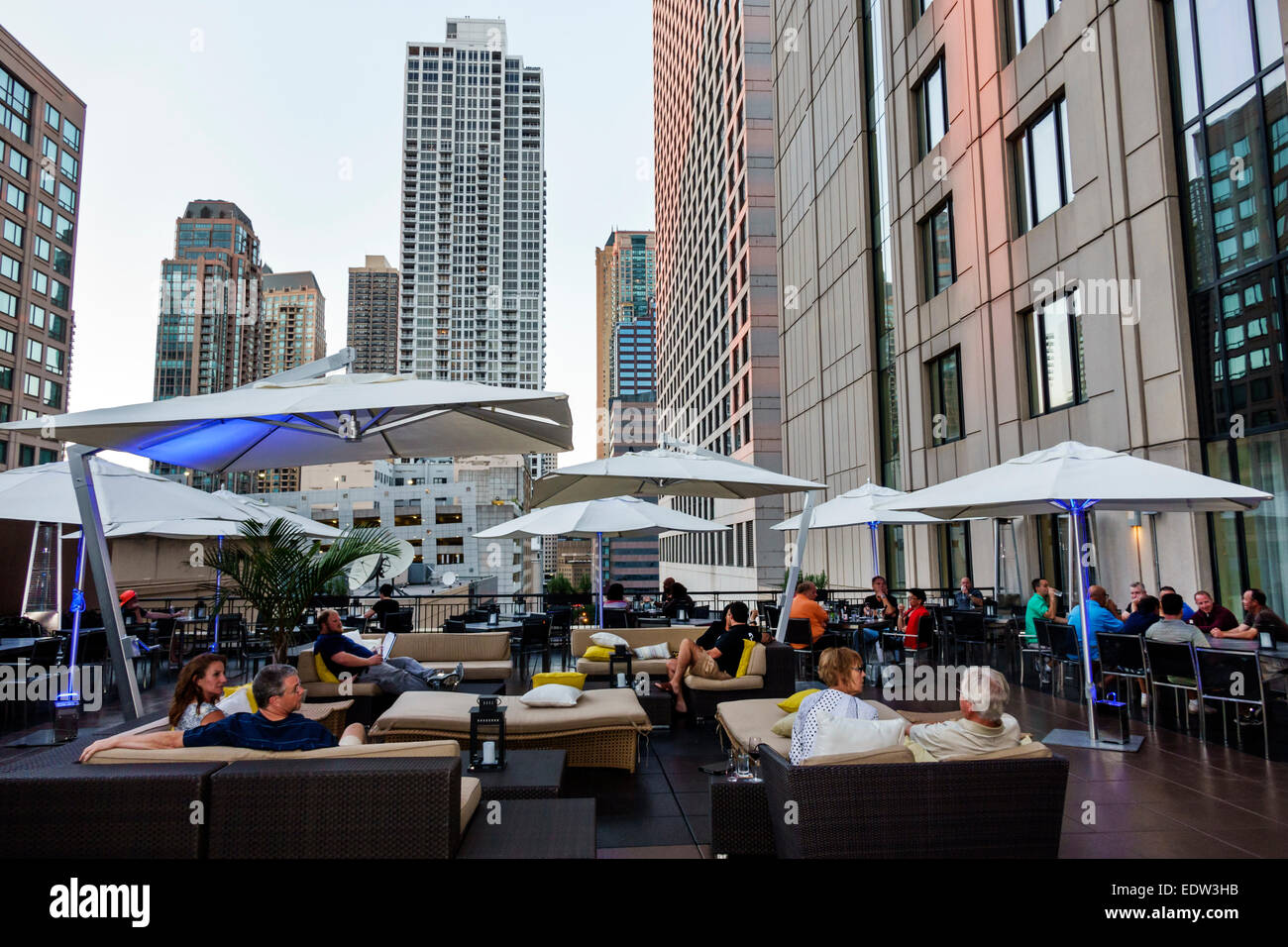 Chicago Illinois, North River, North Rush Street, Conrad Hilton, hôtel ...