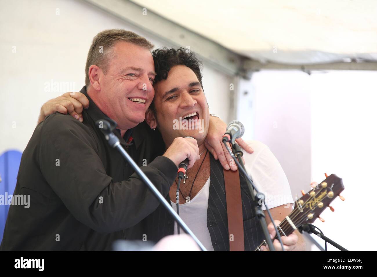 Les gens sont descendus dans les rues de Soho pour célébrer le 65e ...