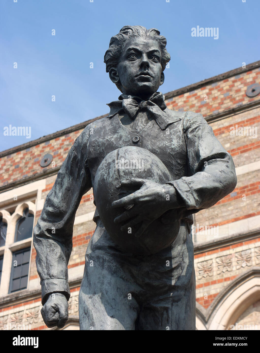 Statue of william webb ellis Banque de photographies et d’images à ...