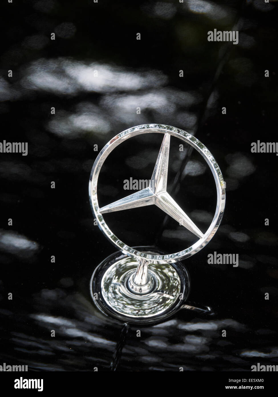 Mercedes benz logo Banque de photographies et d’images à haute ...