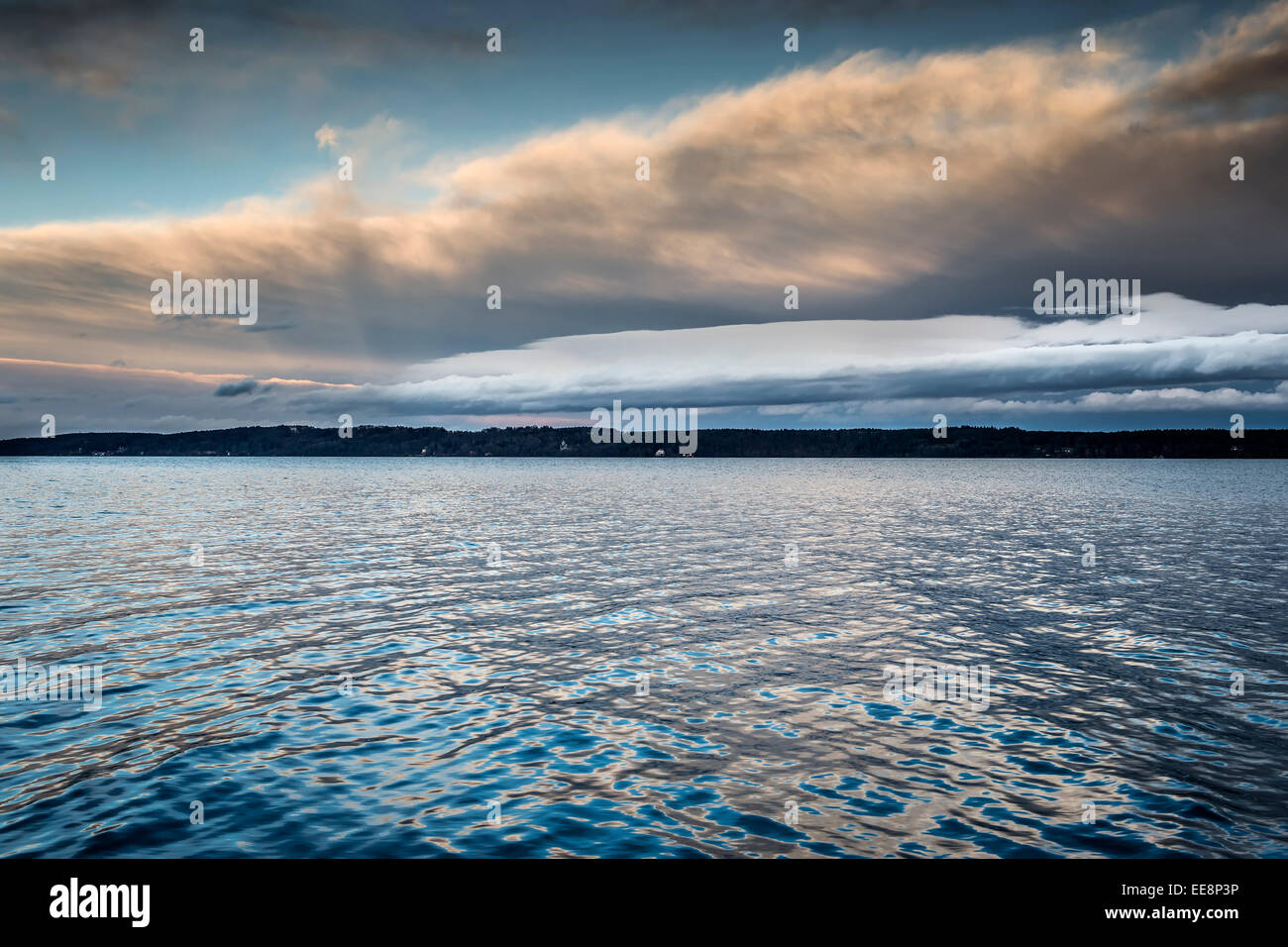 Coucher de soleil au lac starnberg Banque de photographies et d’images à haute résolution - Alamy