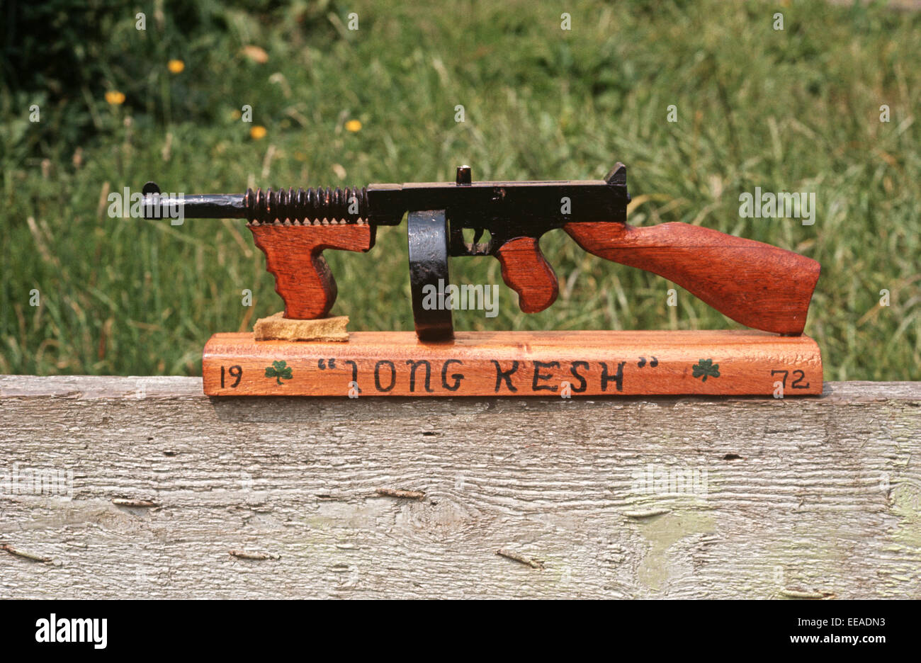 L'ART D'INTERNEMENT, LONG KESH, IRLANDE DU NORD - juin 1972, réplique ...