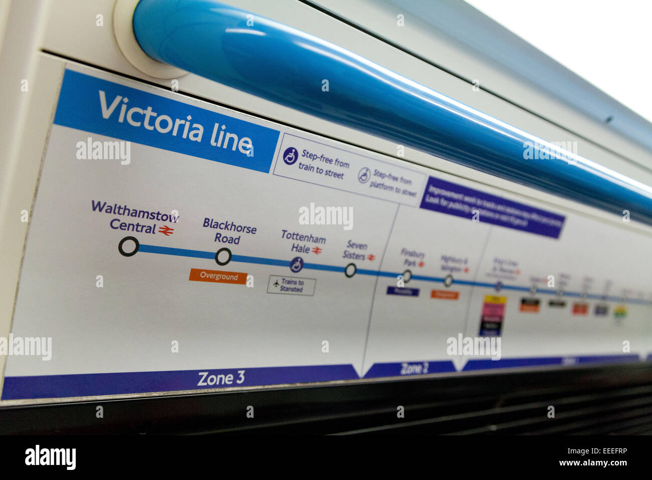 Victoria line train london underground Banque de photographies et d ...