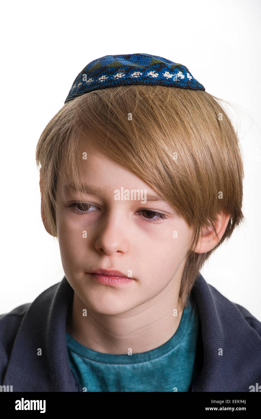 Blond jewish boy with kipa Banque de photographies et d’images à haute ...