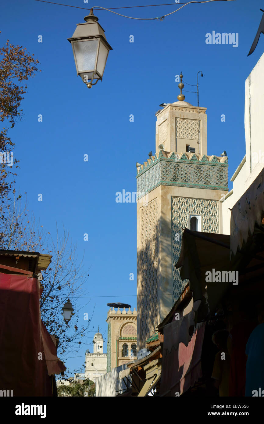Mosque minaret in fez morocco Banque de photographies et d’images à ...