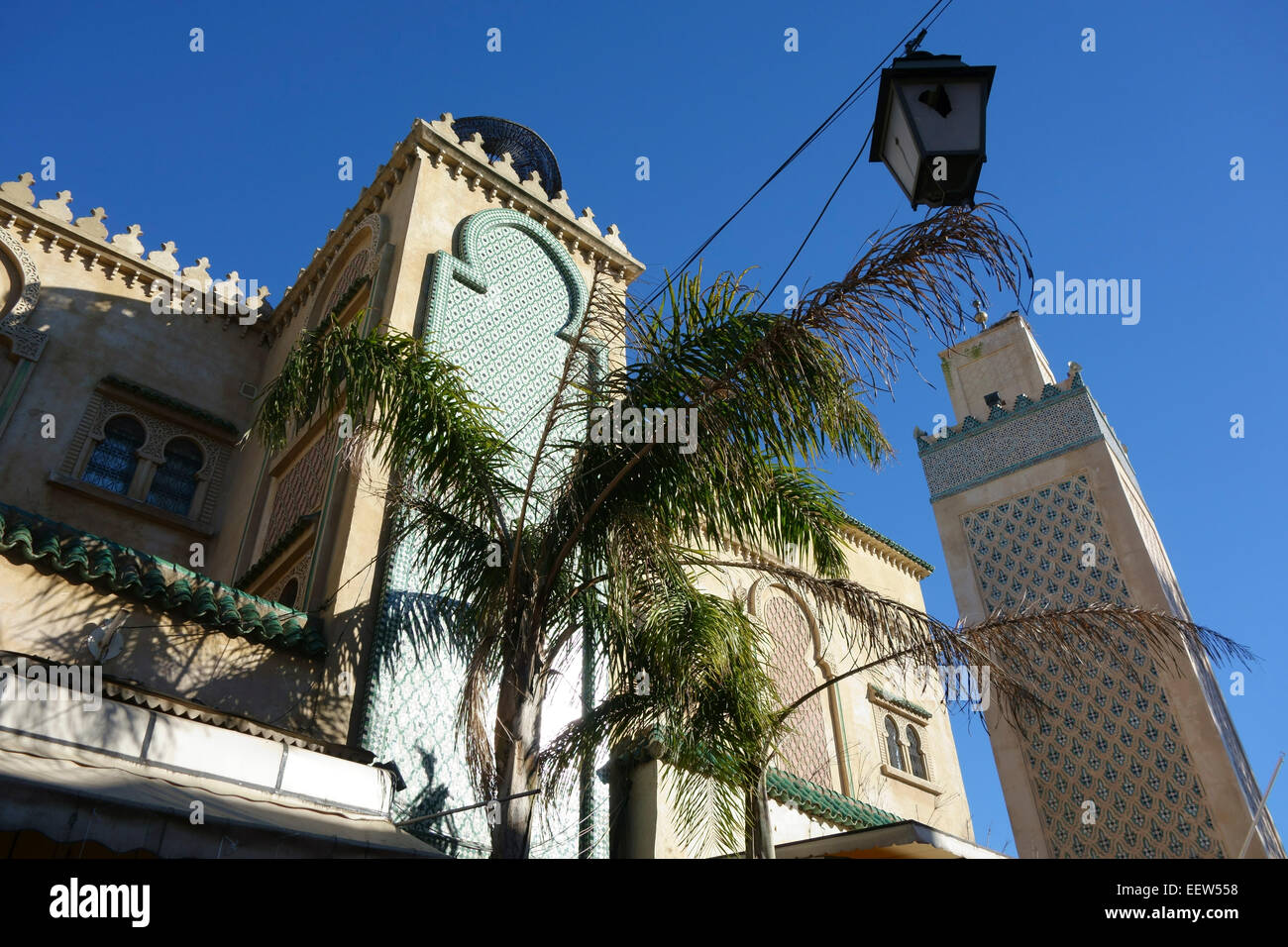 Mosque minaret in fez morocco Banque de photographies et d’images à ...