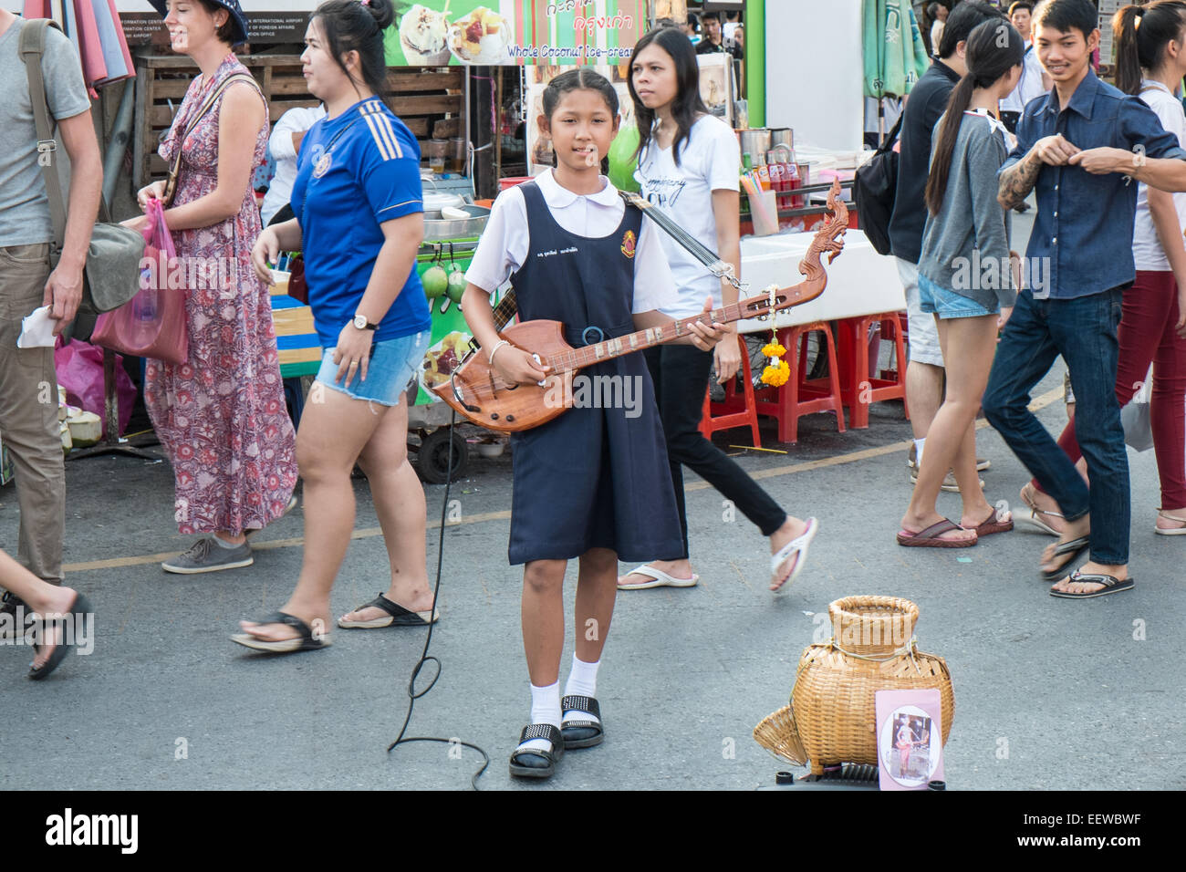 Shoe shop chatuchak market bangkok Banque de photographies et d’images ...