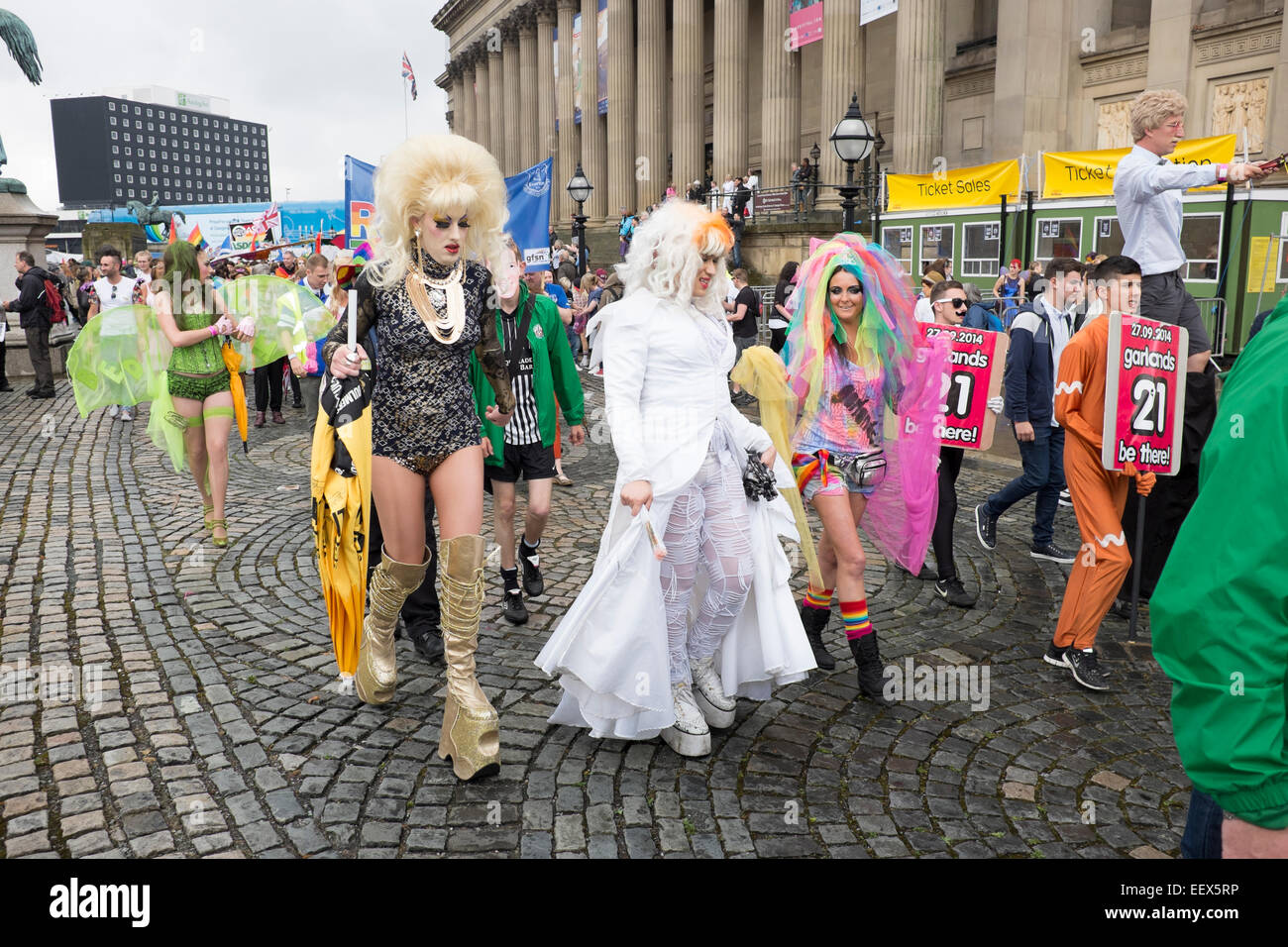 Gay pride march Banque de photographies et d’images à haute résolution ...