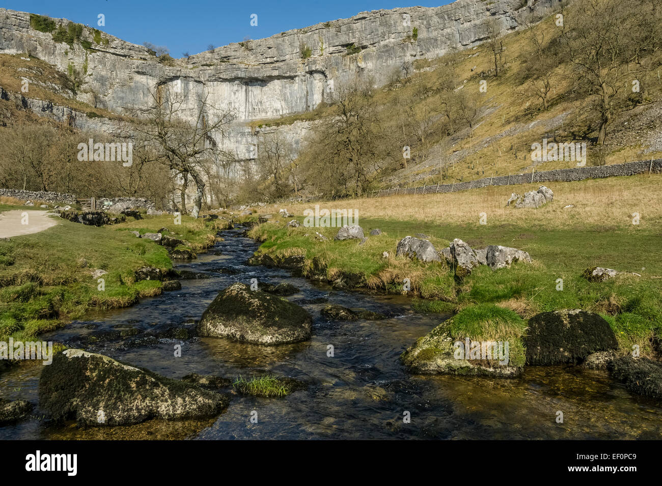 Paysage calcaire de malham village Banque de photographies et d’images ...