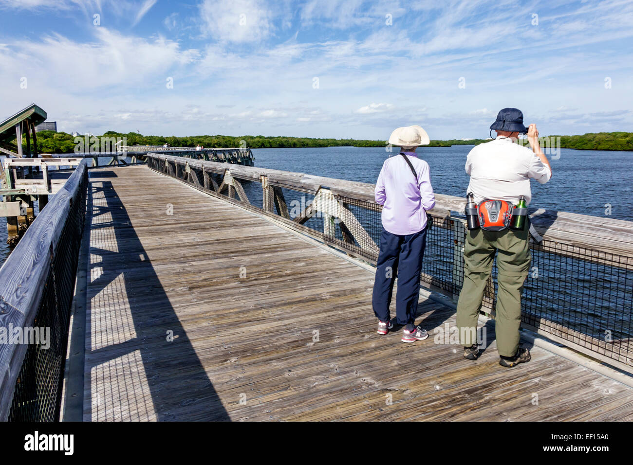 Seniors a la plage Banque de photographies et d’images à haute ...