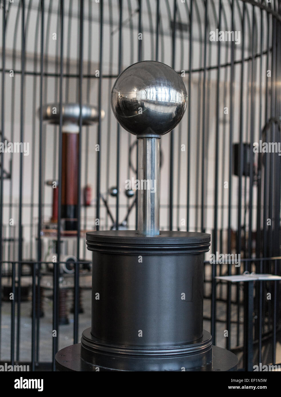 Faraday cage Banque de photographies et d’images à haute résolution - Alamy